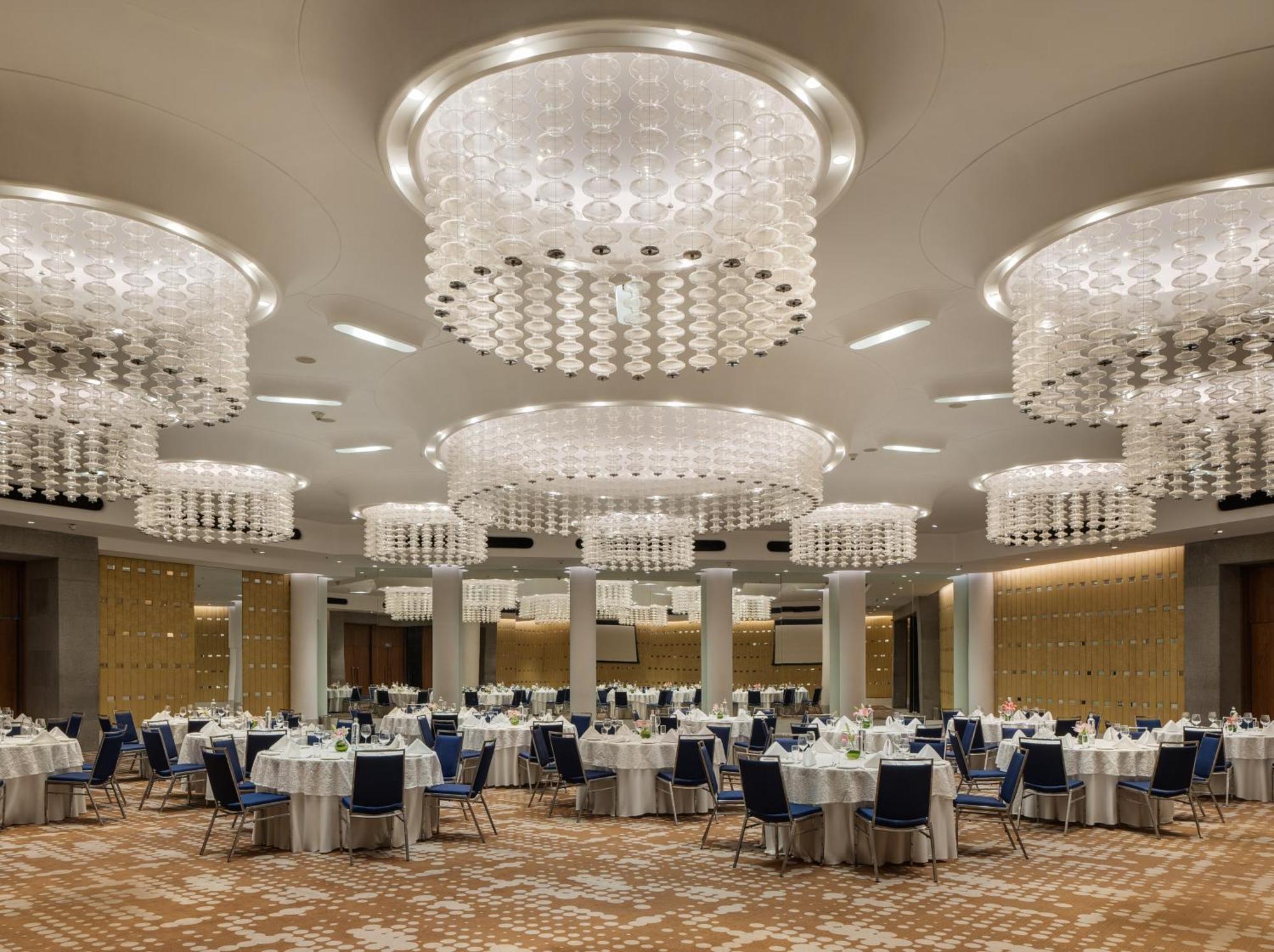 HOTEL AVASA | ⋆⋆⋆⋆⋆ | HYDERABAD, INDIA | SEASON DEALS FROM $100